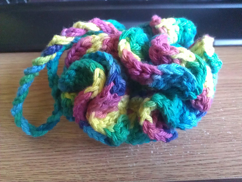 Ravelry: Easy Ruffled Scrubbie pattern by Shala