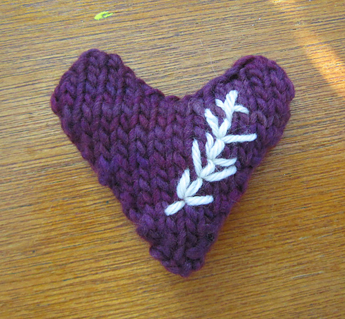 Ravelry: Christmas Love Hearts pattern by Ginny Sturdy