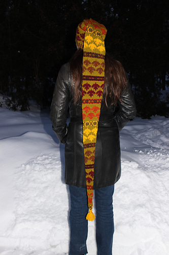 Ravelry: Maple Leaf Touque pattern by Anna Dalvi