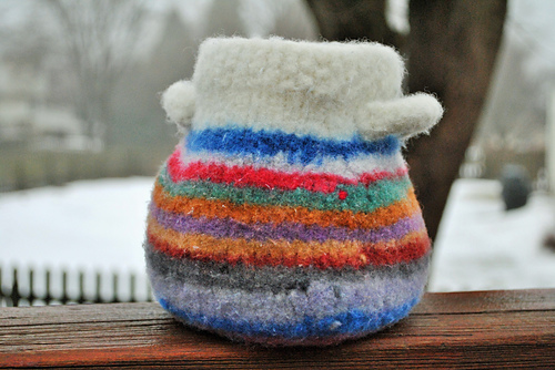 Ravelry: Felted Pot with Handles pattern by Erica Lueder