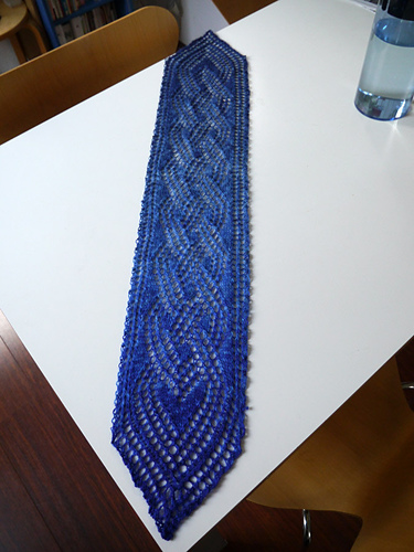 Ravelry: Lochflechtenschal pattern by Utlinde