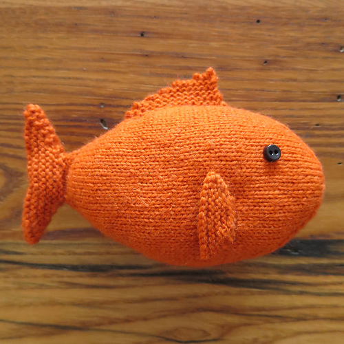 Ravelry: Knit Fish pattern by Kathy Lewinski