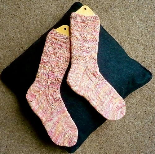 Ravelry: Japanese Feather pattern by the Sword Queen