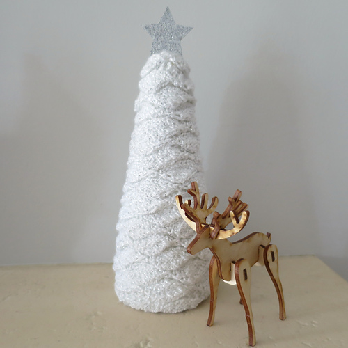 Ravelry: Knit Scalloped Tree pattern by Kathy Lewinski