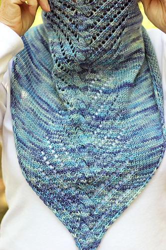 Ravelry: Wingtip Cowl pattern by Tanis Lavallee