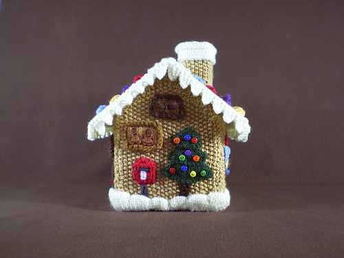 Ravelry: Gingerbread House pattern by Frankie Brown