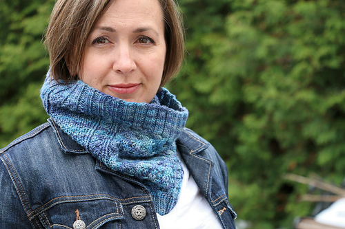 Ravelry: Tamarack Cowl pattern by Sarah H Arnold