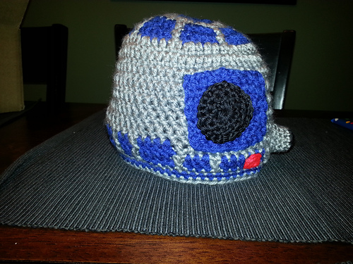 Ravelry: KristinRoman's R2D2 hat