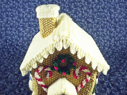 Ravelry: Gingerbread House 16, Snow Edging pattern by Frankie Brown