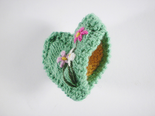 Ravelry: Pocket Hearts pattern by Frankie Brown