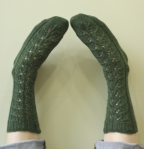 Ravelry: Spinach Socks pattern by Virginia Sattler-Reimer