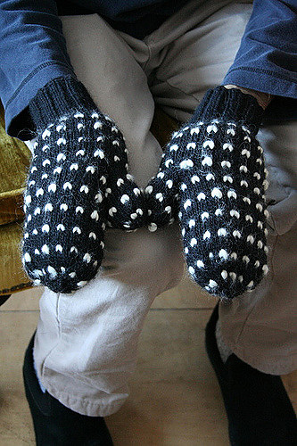 Ravelry: Thrummed mittens pattern by Yarn Forward