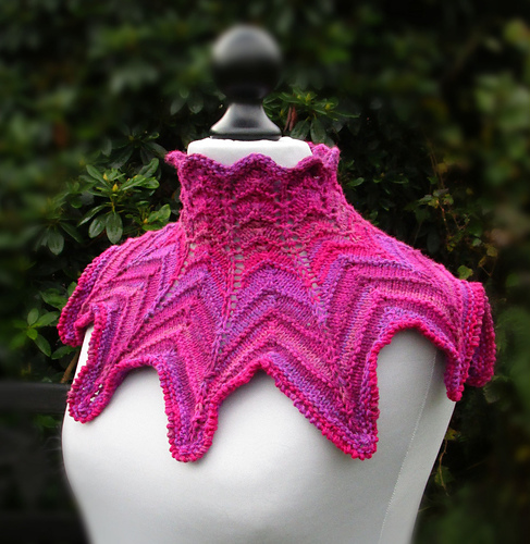 Ravelry: Dragon Cowl pattern by Beyenburgerin Design
