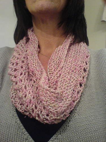 Ravelry: Mobius scarf pattern by Emma King