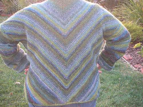 Ravelry: Optically Delusional pattern by Carol Lapin