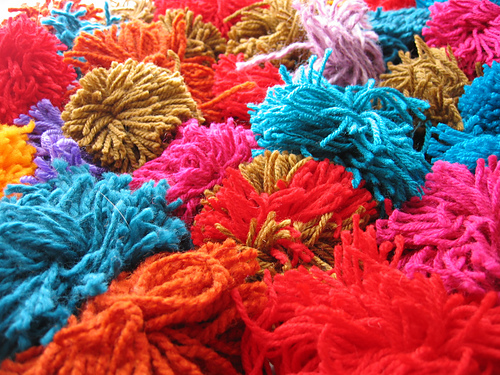 Ravelry: Pom-Pom Rug pattern by Lana Le