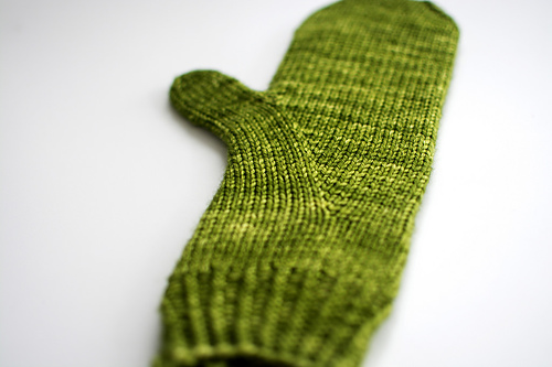 Ravelry: JaneMaeWren's Sydänmaa-Clepsydra Mitten Hybrid