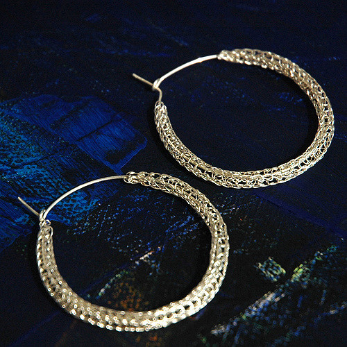 Ravelry: Magical knitted metal hoops pattern by Yael Falk