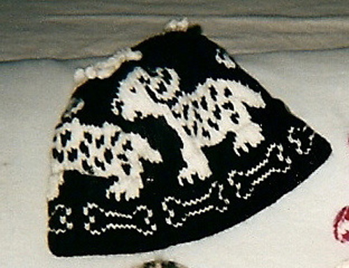 Ravelry: Puppy Bones Hat pattern by Susan Flanders