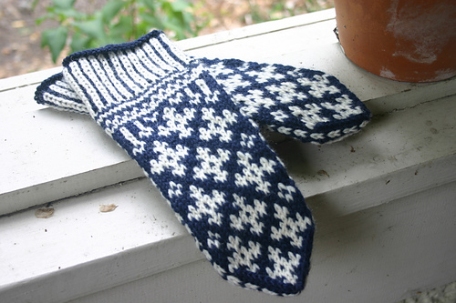 Ravelry: Generic Norwegian Mittens pattern by Adrian Bizilia