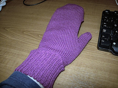 Ravelry: Ladies mitten (machine knit) pattern by Gerda Stitt