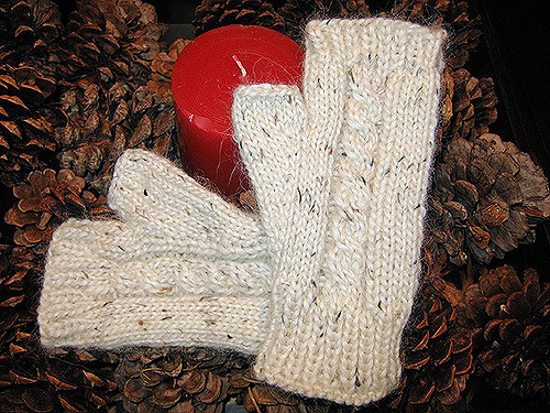 Ravelry: Hand Huggers pattern by Dani Arnold