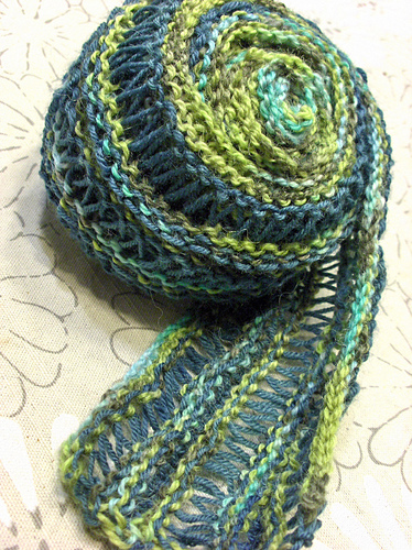 Ravelry: Gulp pattern by Donyale Grant