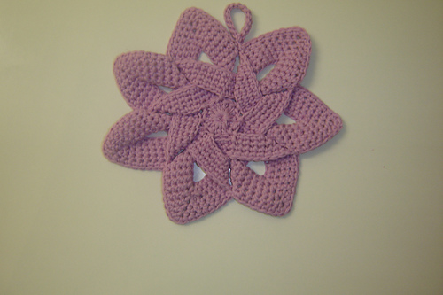 Ravelry: Flower Hot Pad pattern by FreeCraft Unlimited