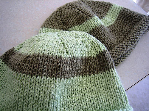 Ravelry: Two Babies, Two Skeins, Two Hats pattern by Beverly Army Williams