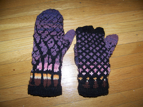 Ravelry: Winter Twilight Mitts pattern by Laura Rintala