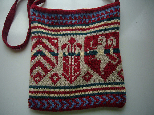 Ravelry: Chur Relic-Purse pattern by Richard Rutt