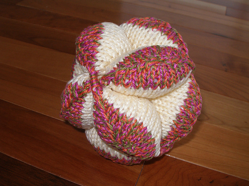 Ravelry: Puzzle Balls pattern by Susan Z. Douglas