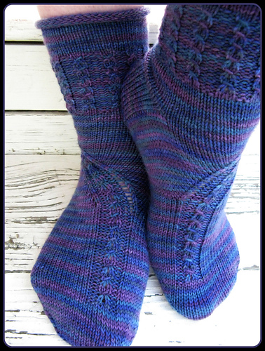 Ravelry: Embonpoint pattern by Hunter Hammersen