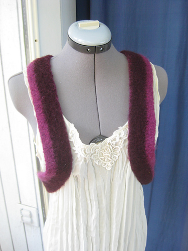 Ravelry: Embroidered Felted Backpack pattern by Julie Armstrong Holetz