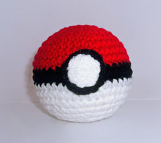 Ravelry: Pokeball pattern by Linda Potts