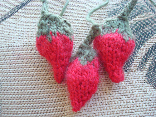 Ravelry: Berry Pickin's pattern by ADHD Knitting