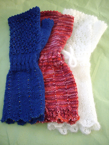 Ravelry: Beaded Lace Fingerless Mittens pattern by Lynette Meek