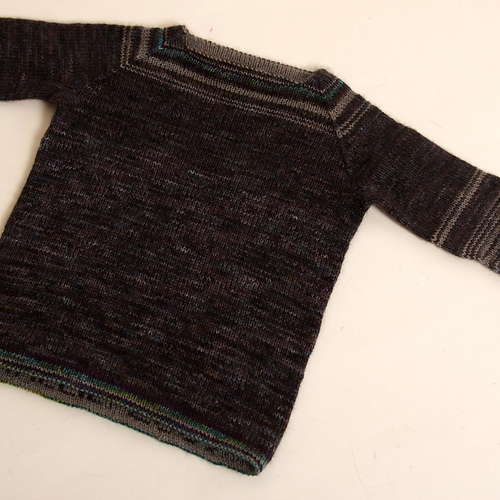 Ravelry: Seamless Raglan Sweater - adult pattern by Elizabeth Zimmermann