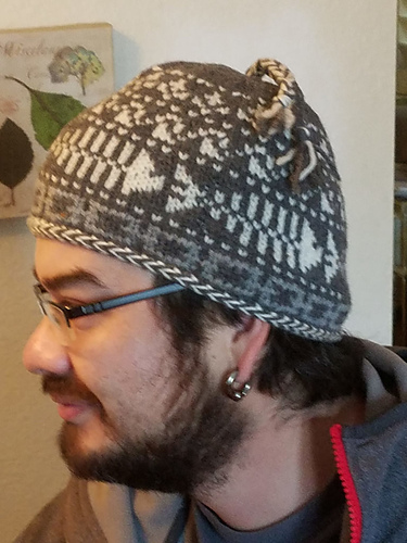 Ravelry: Fishbones Skull Cap pattern by Lisa McFetridge