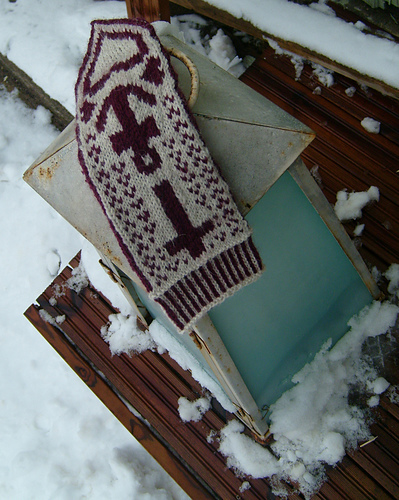 Ravelry: Faith Hope Charity mittens pattern by Artesanitarium Designs