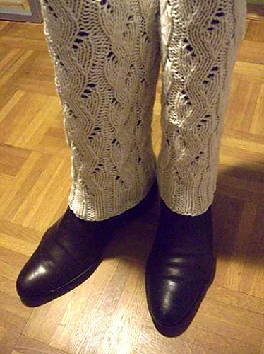 Ravelry: Atarimae Legwarmers pattern by Claudia Eisenkolb