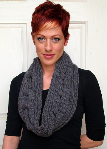 Ravelry: Chain Gang (Eternity Scarf) pattern by Vickie Howell