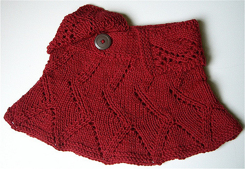 Ravelry: Northwest Flapper Hat and Cowl pattern by Carolyn Doe