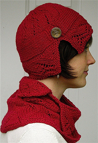 Ravelry: Northwest Flapper Hat and Cowl pattern by Carolyn Doe