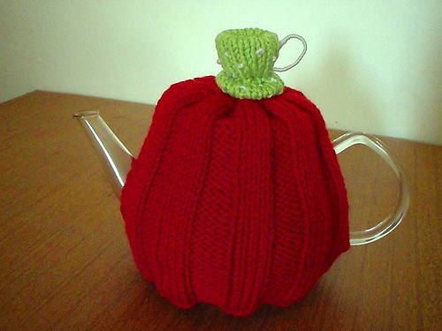 Ravelry: Red Tea Cosy pattern by Louise Willie