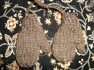 Ravelry: TruLotus' Mini Mittens Ornaments