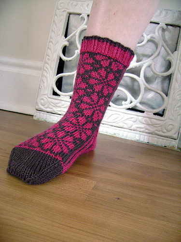 Ravelry: Pizzelle pattern by SpillyJane