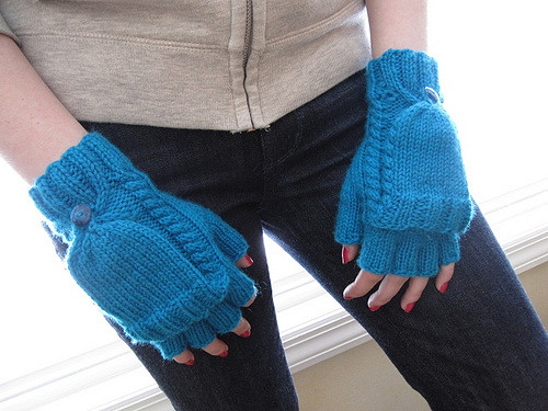 Ravelry: London Eye Glittens pattern by Chelsea Flint