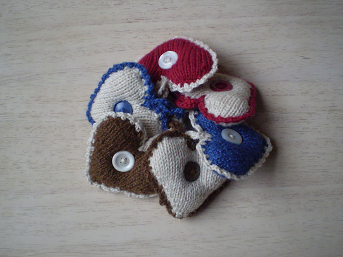 Ravelry: Folk Hearts pattern by Frankie Brown