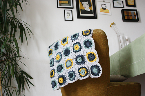 Ravelry: Sunburst Flower Granny Square pattern by Kasa Amend